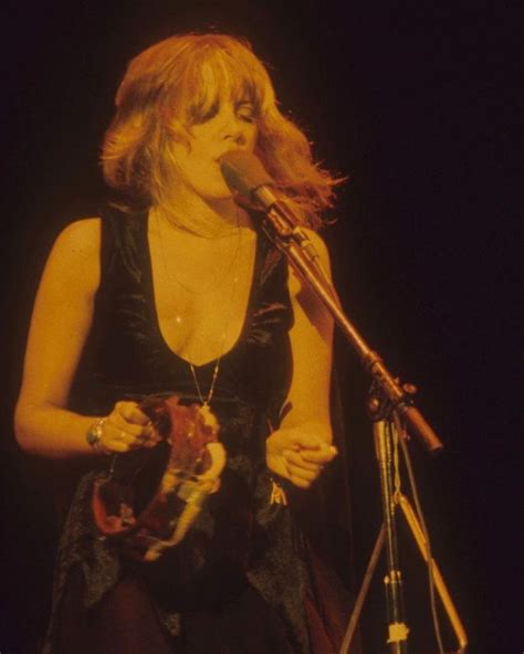 72 Beğenme 1 Yorum Instagramda Stevie Nicks 🕊 🖤 All The Pics Steviesnightbirds 🖤