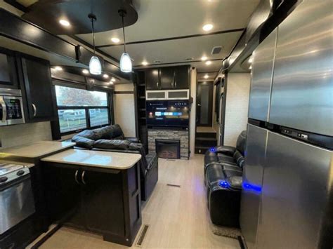 2017 Keystone Voltage 3970 Black Label Toy Hauler True Rv