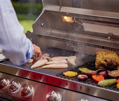 Beefeater Bbq Beefeater 7000 Series Classic Vs Premium Which Bbq Is
