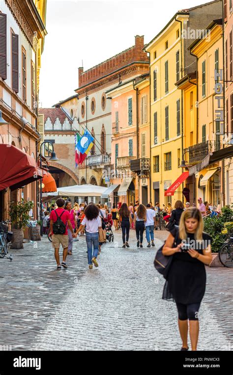 Ravenna Italy September 19 2018 Tourists Walking In Historical