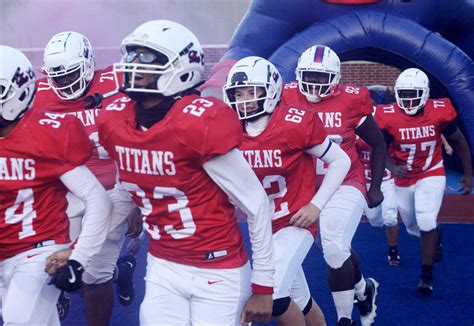 West Potomac Edges Alexandria City 21 20 Ending Titans Undefeated