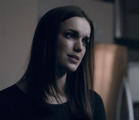 27 Elizabeth Henstridge Ideas Elizabeth Henstridge Elizabeth Agents