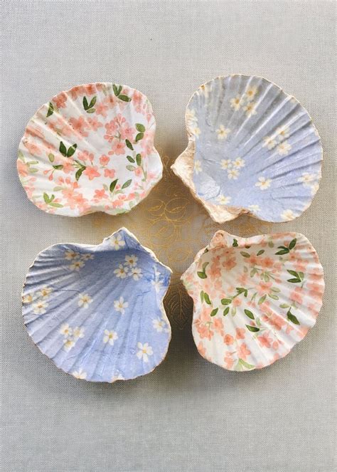Pin By 𝐛𝐞𝐜𝐚𝐮𝐬𝐞𝐨𝐟𝐧𝐲𝐜 On Her Craft Shell Crafts Diy Seashell Crafts
