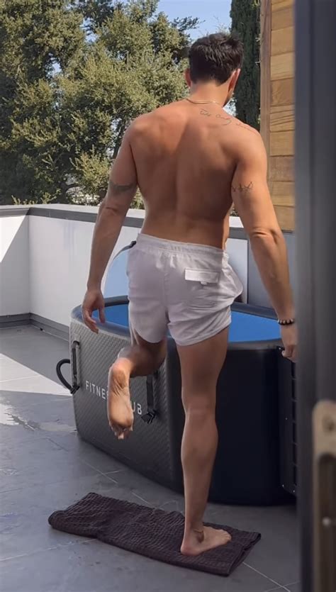 Robert Scott Wilsons Feet Robert Scott Wilsons Feet