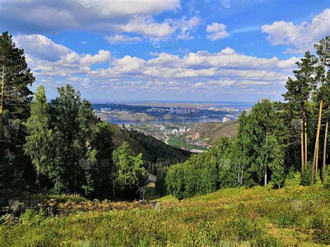 克拉斯诺雅茨克支柱