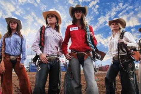 Sneak Peek Of Ride Tvs Cowgirls Season 3 Cowgirl Magazine
