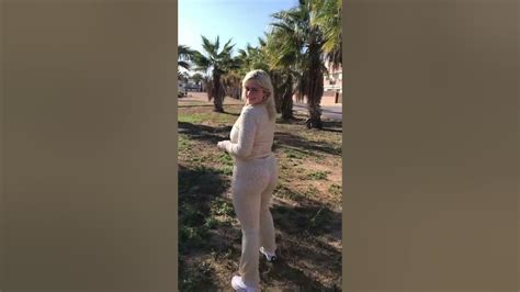 Laura Schepens Gorgeous Plus Size Fashion Model Unfiltered Bio And Facts