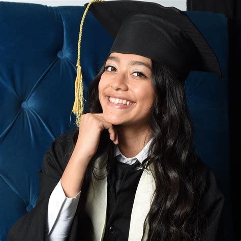Sofia Vargas 🎓🤍 Instagram
