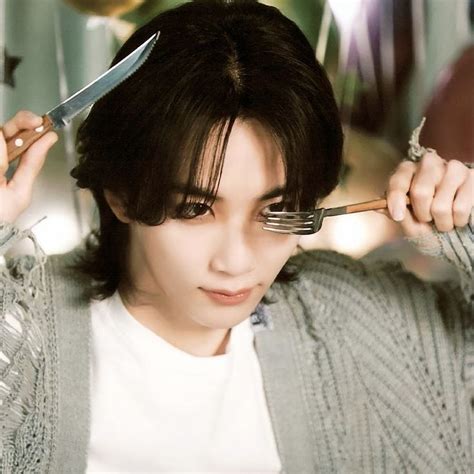 About 𖹭 Cil Medium