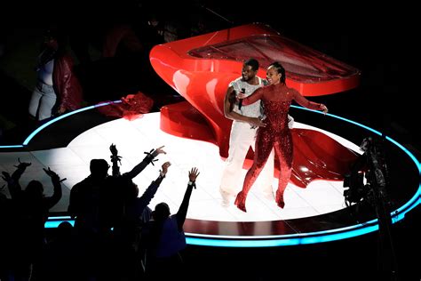 Review Usher Shines At Star Studded 2024 Super Bowl Halftime Show