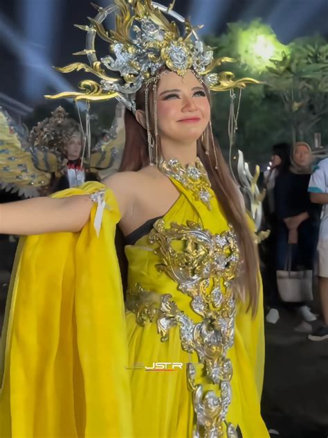 Kostum Karnaval Unik Untuk Dua Tahun Tiktok