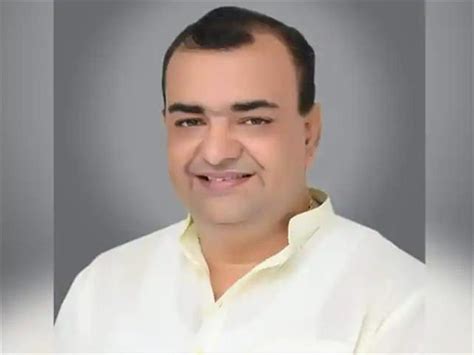 गुलामी की जंजीर तोड़ आज आजाद हो गया रामपुर आजम के गढ़ को फतह करने