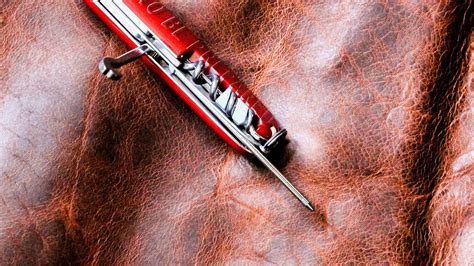 This Five Second Hack Makes One Of Your Swiss Army Knifes Coolest