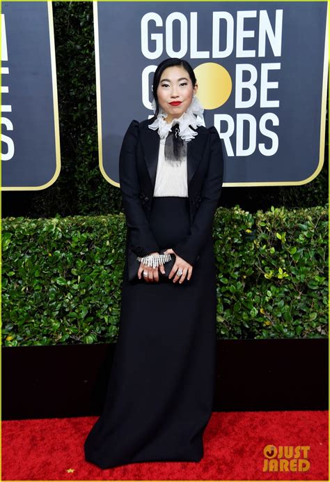 Awkwafina Is All Smiles At Golden Globes 2020 Photo 4410358 Pictures Just Jared