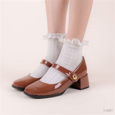 Mellowco รองเท้าแมรี่เจน Mary Jane หนังแก้ว สายคาดตีนตุ๊กแก กระดุมมุก