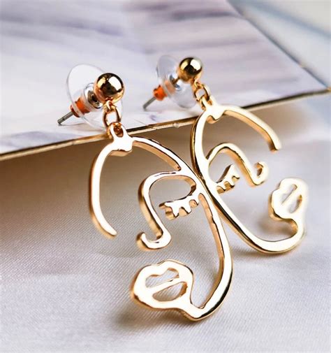 Ear Candy 🍭 Eccentric Ear Candy