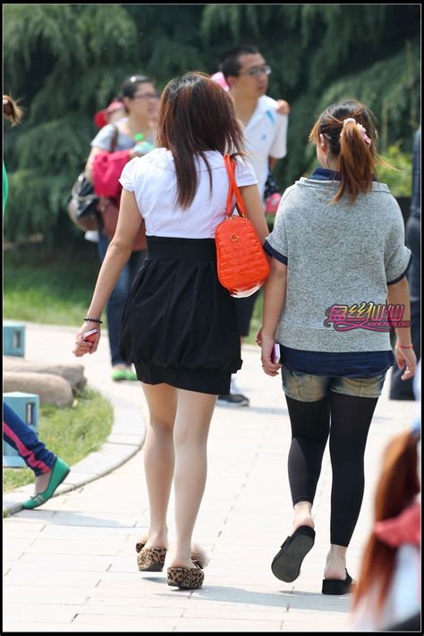 露趾平底鞋丝袜同学盘丝仙仙 美丝街拍视频网