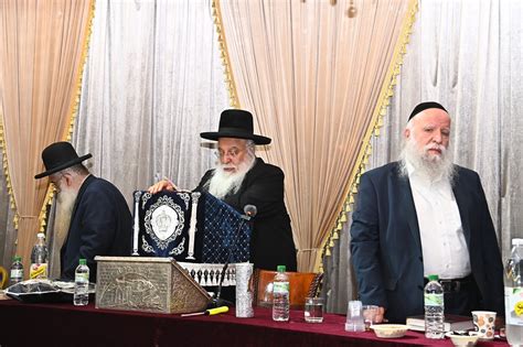 מאות התכנסו לעצרת מספד לזכרו של רבי שלום שמואלי זצל כיכר השבת