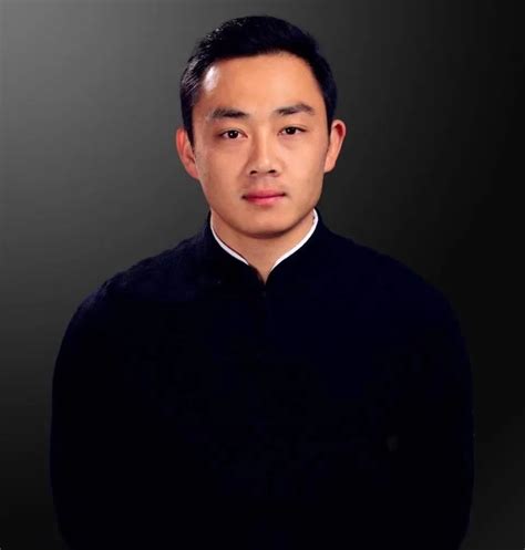 中国跑酷运动重要推动者张磊因心脏疾病去世，终年39岁中国政库澎湃新闻 The Paper