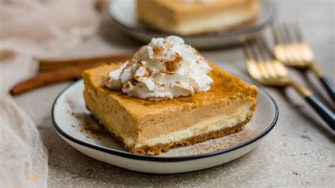 Pumpkin Cheesecake Bars Recipe
