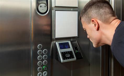 Passersystem Till Dörr Och Fastighet Lås Upp Och öppna Med Tagg