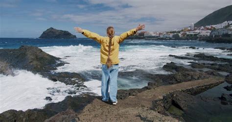 Skinny Poor Young Woman Enjoying The Ocean Storm The Girl Walks And
