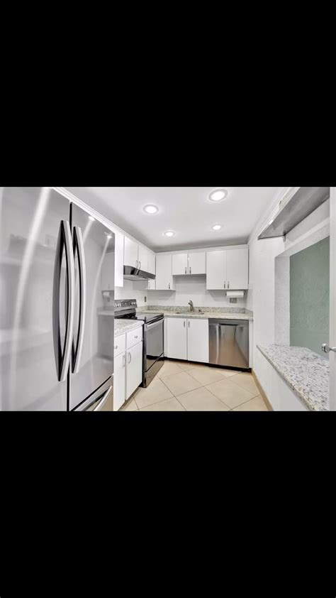 Conroy Mckenzie Conroymckenziere • Instagram Photos And Videos