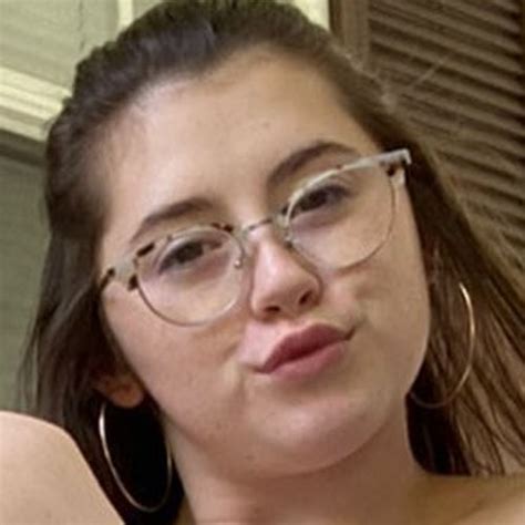 Thalia Model At Feetplaza