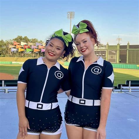 Olivia Muller ☆ Youtube