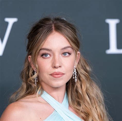 Sydney Sweeney Goes Full Tinkerbell In Plunging Floral Dress