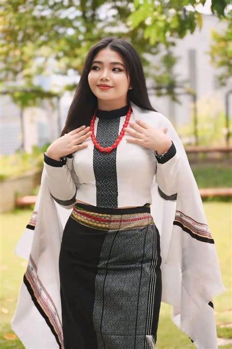 Beautiful Kuki Girl Traditional Outfits Traditional Dresses