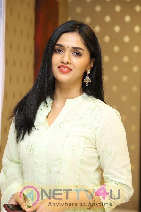 Sunaina Actress Wallpapers Wallpaper Cave