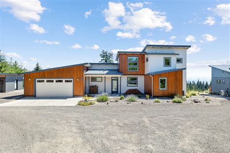 Christa Maxson New Listing Alert 📣 Courtesy Of The