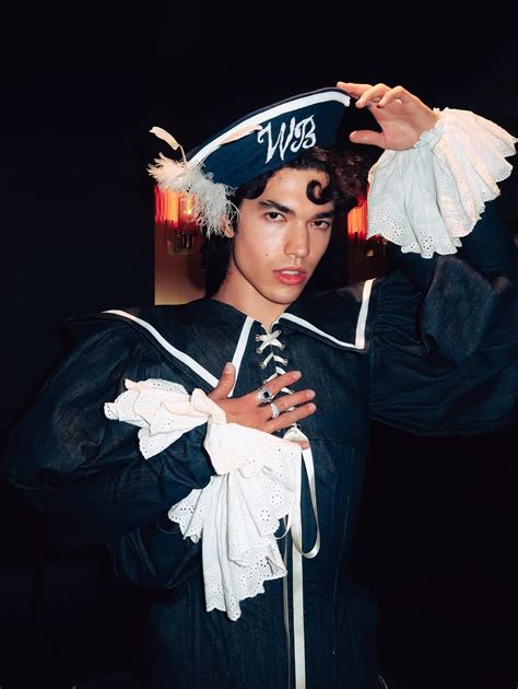 Imagen De Conan Gray De Weverse Serve Of The Century