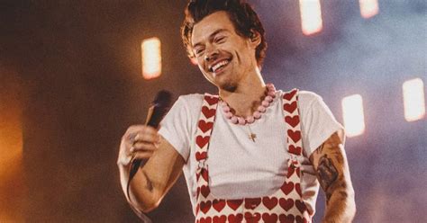 Harry Styles Fans Call Gay Dating App Grindr Homophobic After Mocking