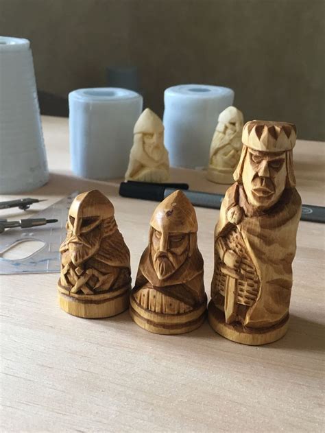 Pin By Kevin Thomas On Carving Carving Chess Set Wood Carving