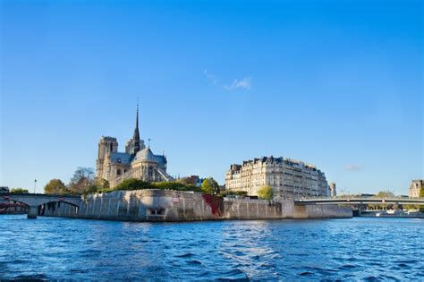 Premium Photo Island Isle De La Cite And Seine River Paris France