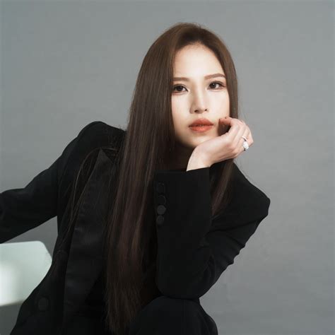 每個人都有自己的美麗之處，只要你願意用心去發現。 女人一定要好好愛自己， 給自己一個改變的機會，時刻為自己而美麗！ 預約詢問請加官方line Ashelytsai（記得） 蘆洲美髮