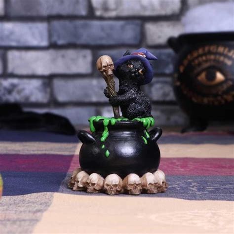 Nemesis Now Spook Witches Familiar Black Cat And Bubbling Cauldron