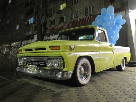 У Києві зявився цікавий 60 річний пікап Gmc останні автоновини на