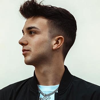 Jvli Biografia Discografia E Contatti Ufficiali