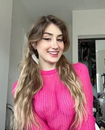 Bronwin Aurora Age Net Worth Height Weight Career And Full Bio