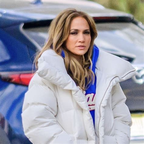 Jennifer Lopez Sends A Message In A Crop Top And 6300 Dior Basket Bag