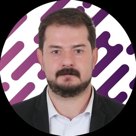 Kianoosh Validokht Carismaweb • Threads Say More