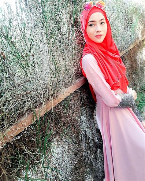 Ustazah Cantik Bak Model Dari Malaysia Viral Sampai Ke Indonesia 13