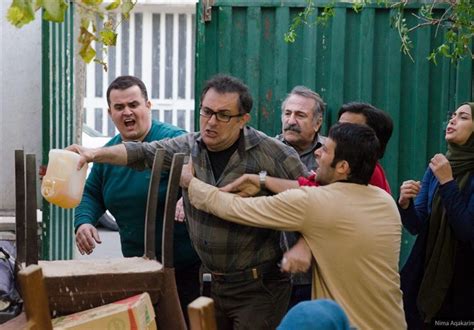 بنزین ریختن علی دهکردی روی وسایل خانواده پوردَوَرانی عکس تسنیم