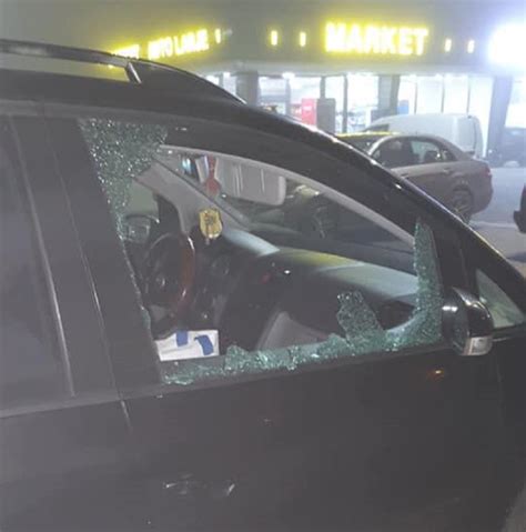 Mërgimtarit I Thyhet Vetura Dhe I Vidhet çanta Me Stoli Ari Derisa U