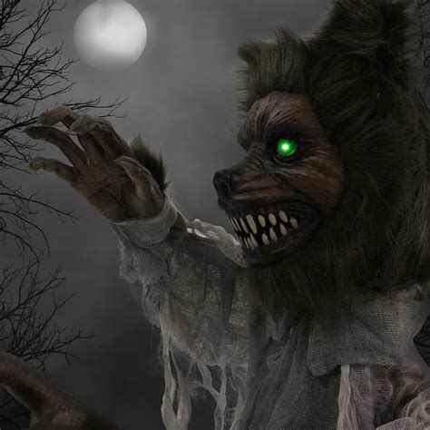 Haunted Hill Farm Animatronic Groundbreaker Werewolf With Lights And