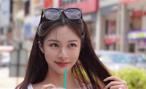 Asian Girls 20 Pics