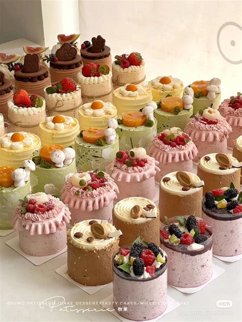 Pin By 𝐌𝐨𝐧𝐧 ꕥ On Mini Cake Mini Cakes Tiny Cakes Fancy Desserts